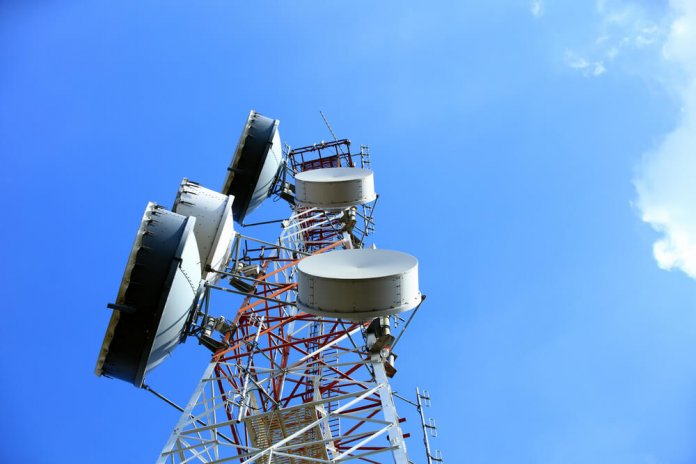 End Fire Array Antenna Using CAD FEKO software - Entc Engg